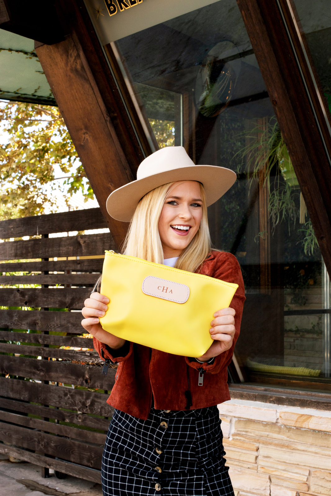 Jon Hart Luggage | Personalized Travel Bags & Accessories | Spinout